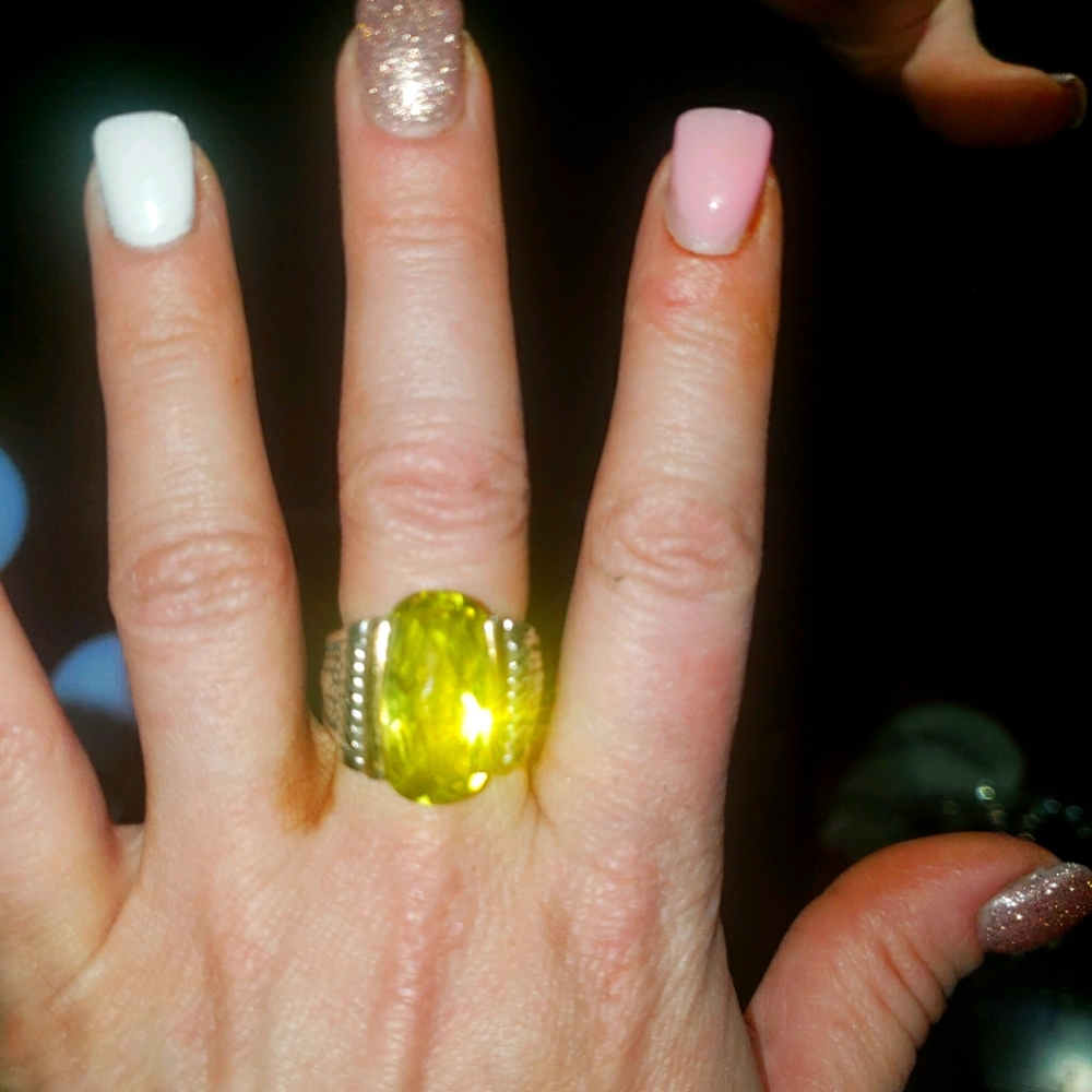 Gorgeous Lime Green Stone Ring - Gem